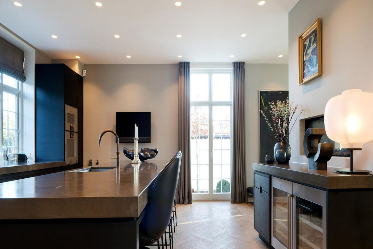 Se Ian Winther-Høilands palævilla her